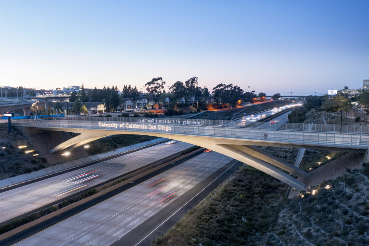 Scripps Crossing Pedestrian Bridge - Safdie Rabines Architects